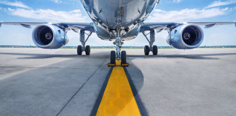 Airline COLLAPSING — 900 Pilots AXED | The Last Patriot News